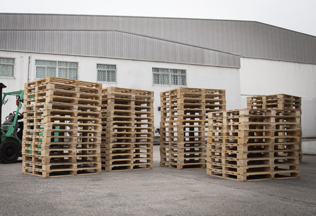 Essential Guidelines for Stacking Pallets Safely | NMGS